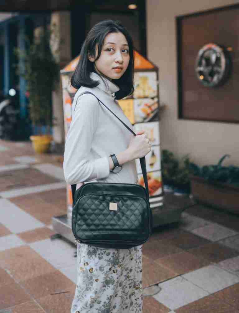 What Size Purse Should I carry? The Standard Purse Size