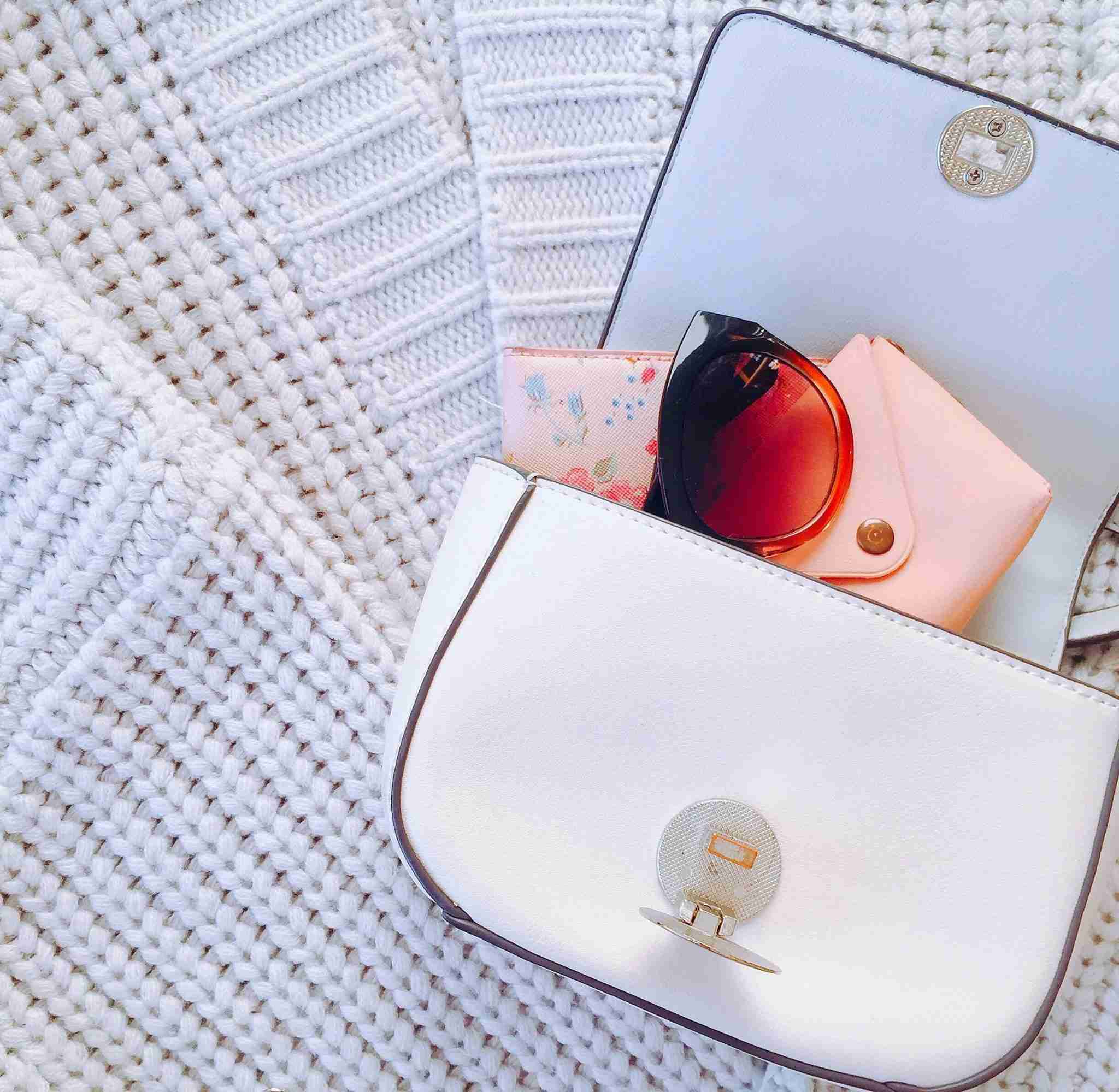 What Size Purse Should I carry? The Standard Purse Size